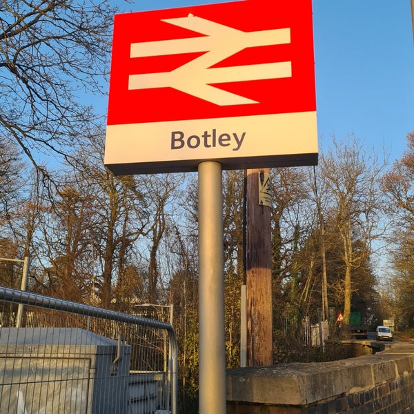 Photos at Botley Railway Station (BOE) - Rail Station in Botley