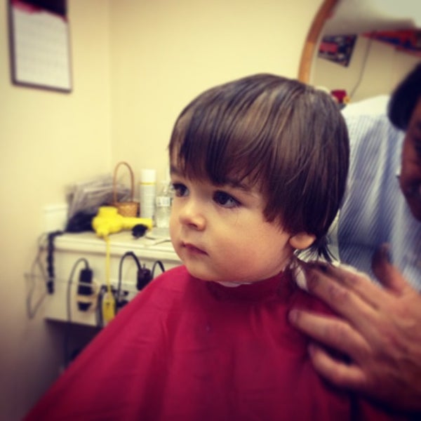 Earl's Barber Shop - Hair Salon in Kirkland