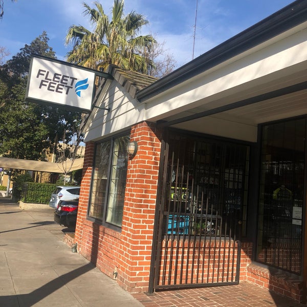 Fleet Feet - Shoe Store in Boulevard Park