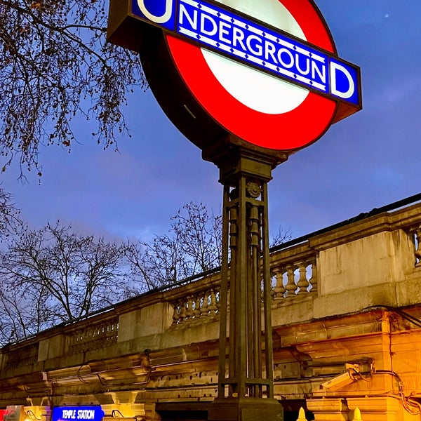 London Underground Sign Tumblr