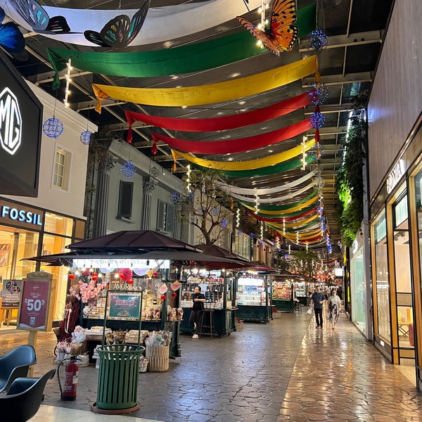 Paris Van Java (PVJ) - Cipedes - 1347 tips