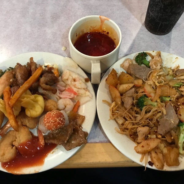 8 Lucky Buffet - 5010 S East St