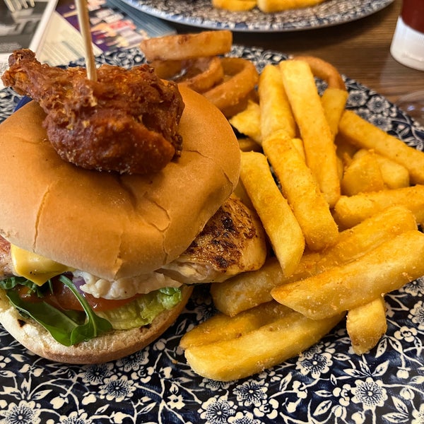 The Sir Michael Balcon (Wetherspoon) - Pub in Ealing