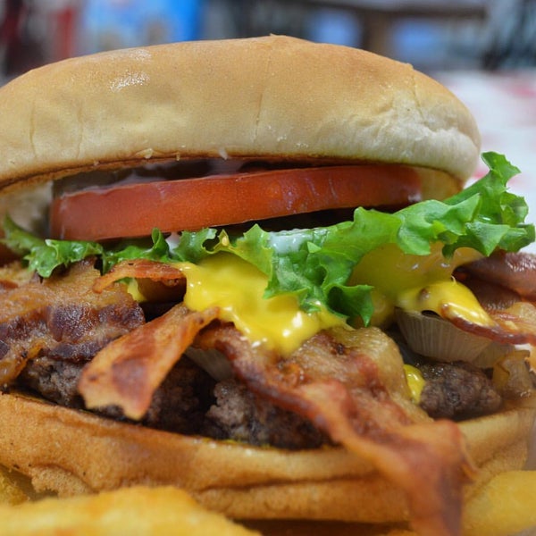 Classics Burgers & Moore - 5 tips from 103 visitors