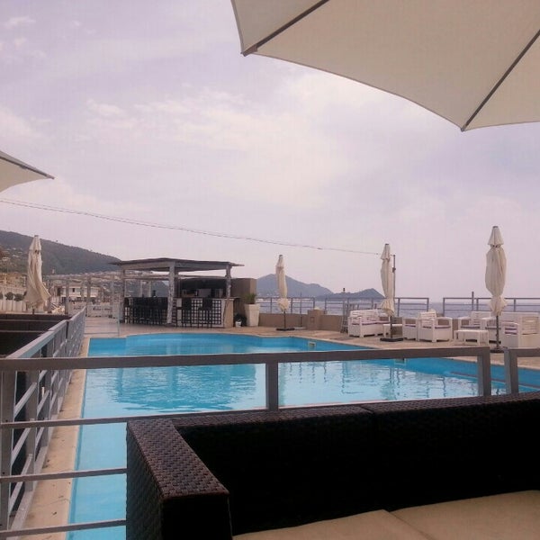 Sol Levante Beach Club - Night Club