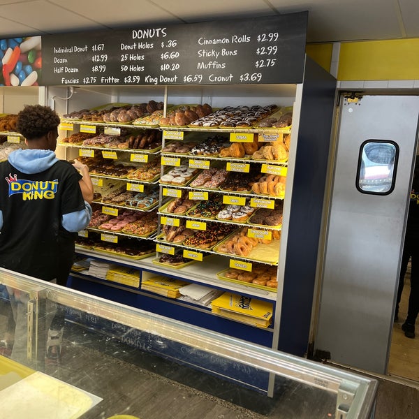 Donut King - 208 S Highway 27