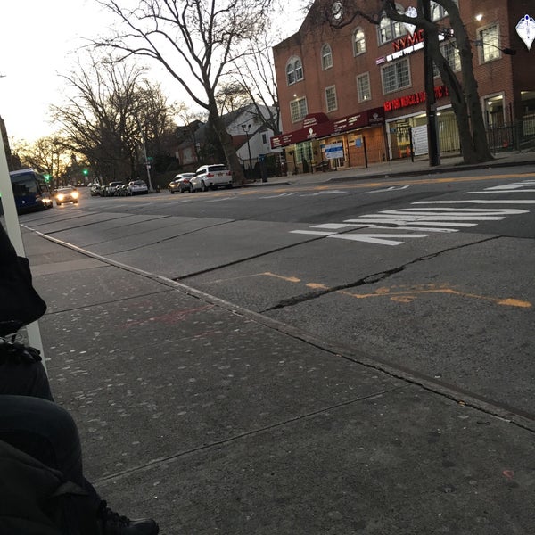 MTA Bus Stop - Q10/Q37/Q60 - 3 tips from 290 visitors
