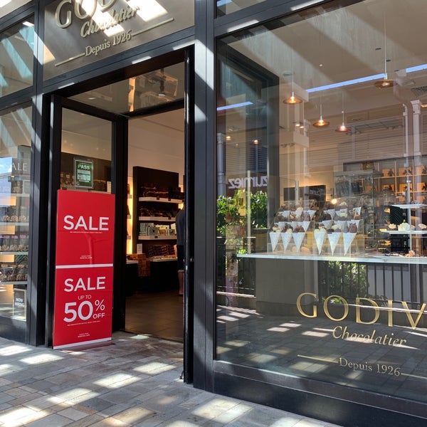 Godiva Store Front