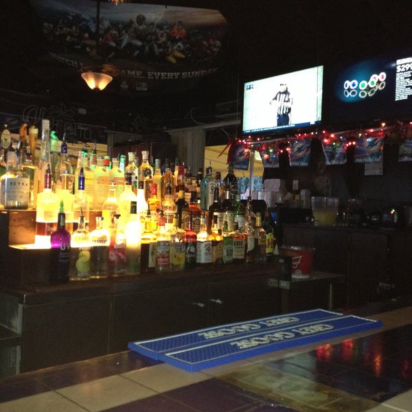 Ocean Pub 101 (Now Closed) - Hollywood Beach - 101 N Ocean Dr