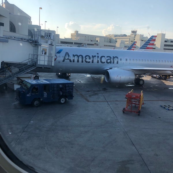 Gate D34 - Airport Gate in Miami International Airport