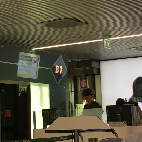 Gate B1 - Terminal 1