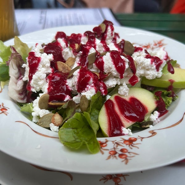 Csendes Társ Winebar & Garden - Wine Bar in Belváros