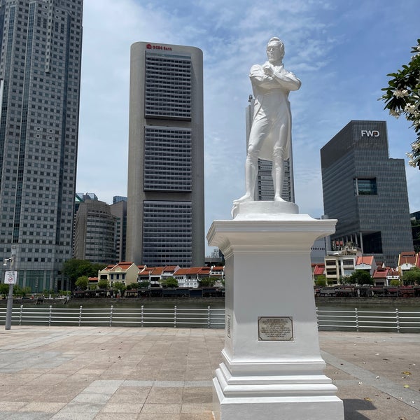 Sir Stamford Raffles Statue (Raffles' Landing Site) - Downtown Core - Parliament Lane
