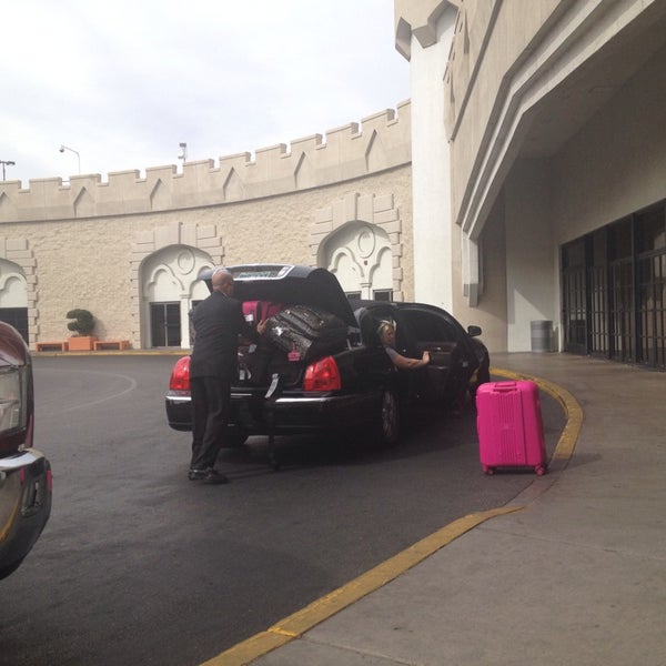 Pick Up / Drop Off Rotunda - Bus Station in Las Vegas