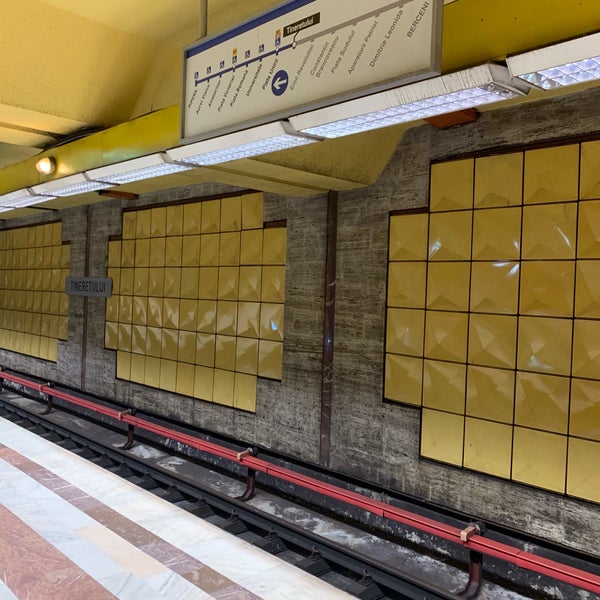 Metrou M2 Tineretului - Metro Station in București