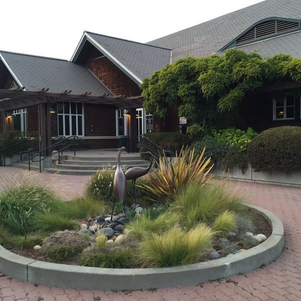 Belvedere Tiburon Library - Library in Tiburon