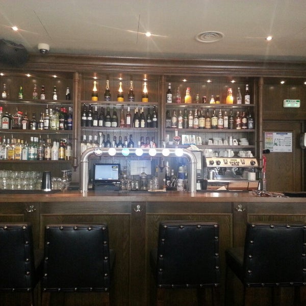 Ma Nolan's - Irish Pub in Cannes