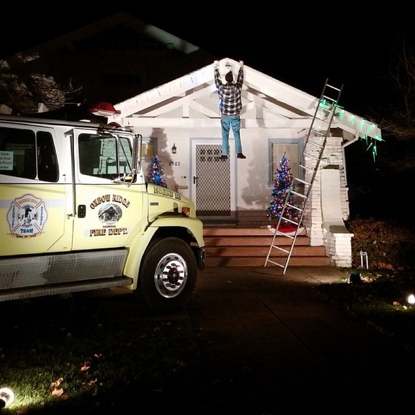 Fab 40's Christmas Lights (Now Closed) - East Sacramento - Sacramento, CA
