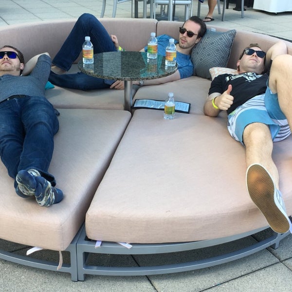 Mohegan Sun Pool - 1 Mohegan Sun Blvd