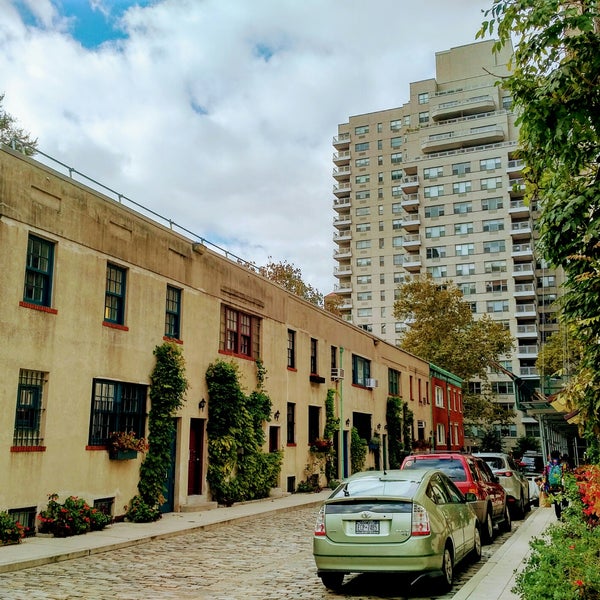 Washington Mews - Greenwich Village - New York, NY