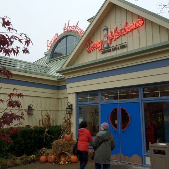 Snug Harbour Seafood, Bar & Grill - Port Credit - 14 Stavebank Rd S