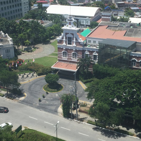 One Campus Place - Office Building in Taguig District 2