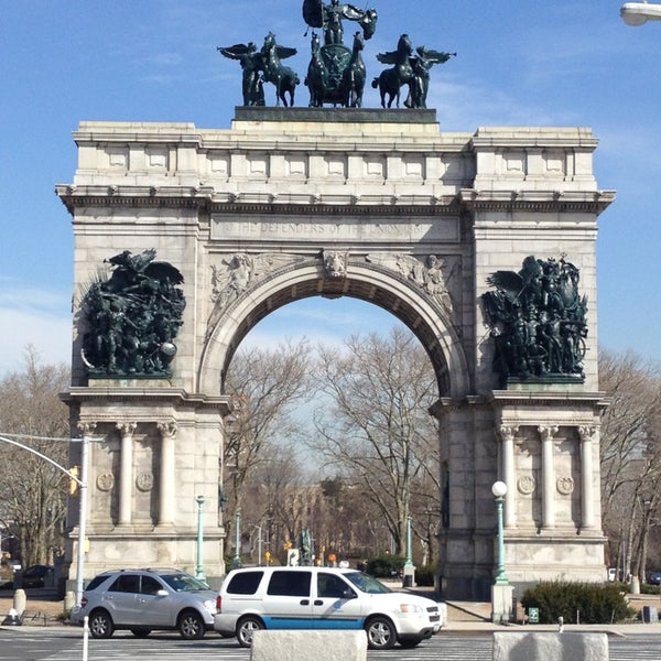 Soldiers' and Sailors' Arch - Monument / Landmark in Brooklyn