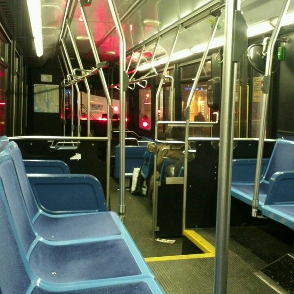 MTA Bus - (M4) - Bus Stop in Midtown East