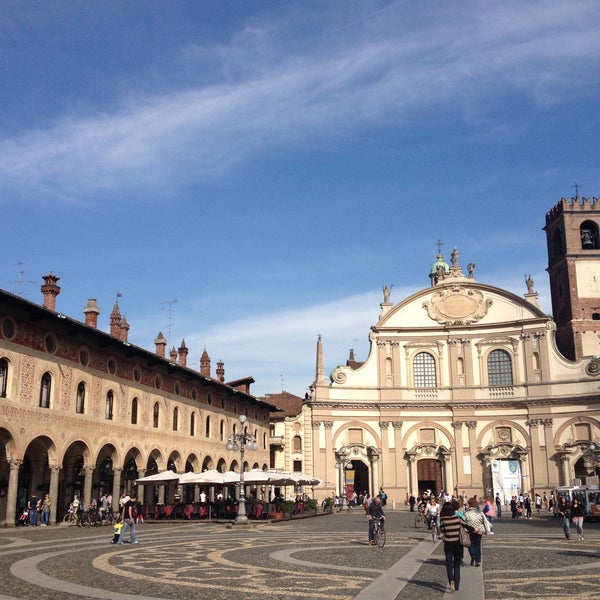 Piazza Ducale - Plaza