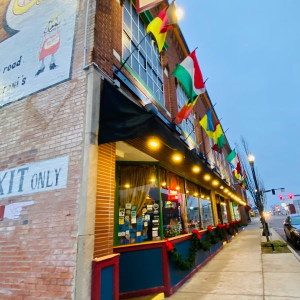 Turoni's Pizzery & Brewery - Pizzeria