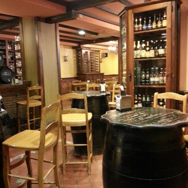 Bodega Puerta De la Alpujarra - BBQ Joint in Granada