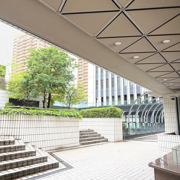 アーク森ビル (ARK MORI BUILDING) - 4 tips from 2533 visitors