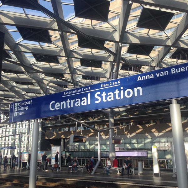 Tramhalte Centraal Station Boven - Tram Station in Den Haag