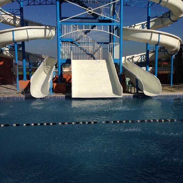 Cool Waves - Swimming Pool