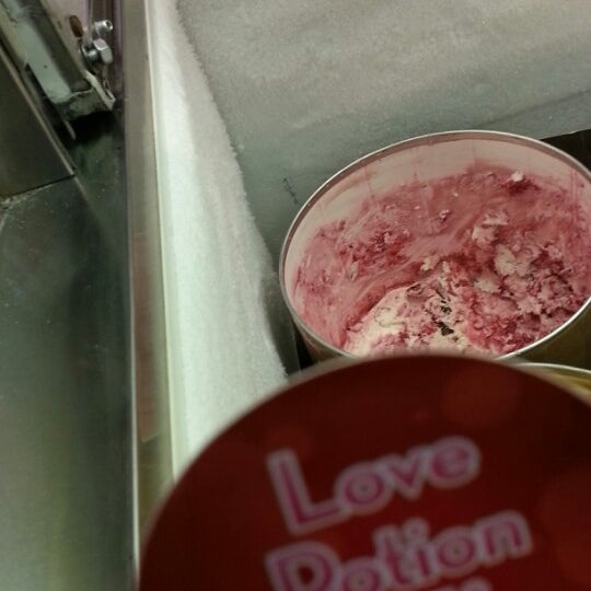 Baskin-Robbins - Ice Cream Parlor