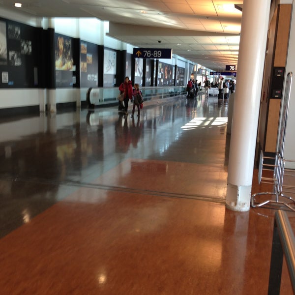 Photos at Montréal–Pierre Elliott Trudeau International Airport (YUL ...