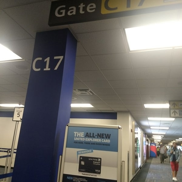 Gate C17 - Airport Gate in Dulles
