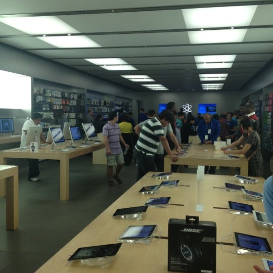 Photos at Apple Houston Galleria - Electronics Store