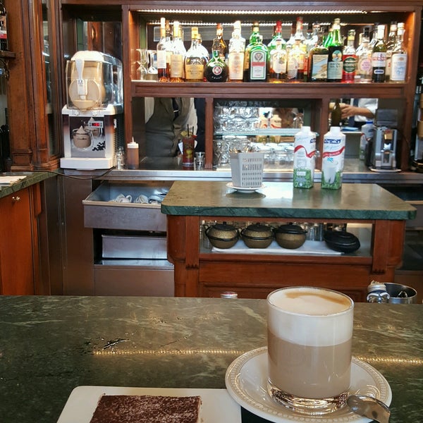 Caffè Gilli - Café in Firenze