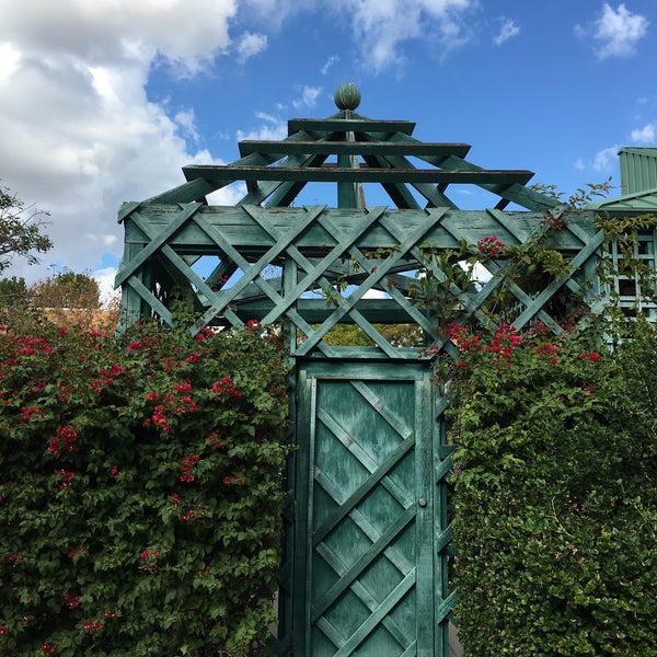 Middle Earth Housing - College Residence Hall in Irvine