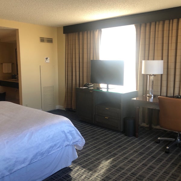 Sheraton Austin Hotel at the Capitol - Downtown Austin - 701 E 11th St