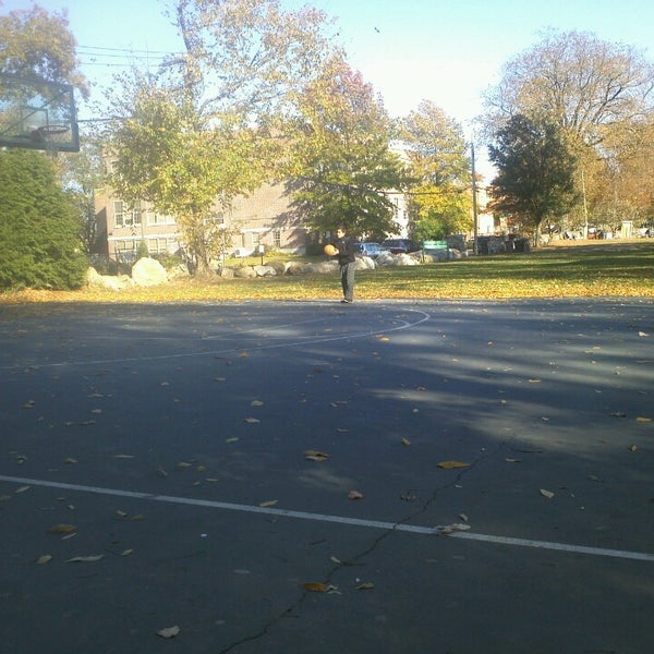 Belltown Park - Springdale - Glenbrook - Belltown - Stamford, CT