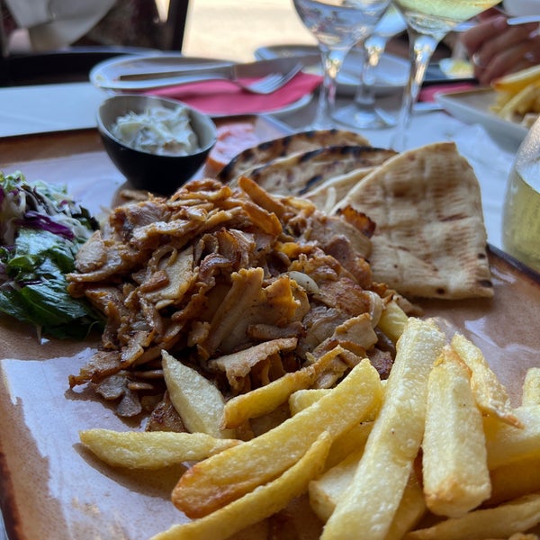 Χαρακας Ταβερνα (HARAKAS TAVERNA)