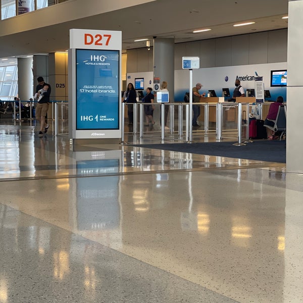Gate D27 - Airport Gate in DFW Airport