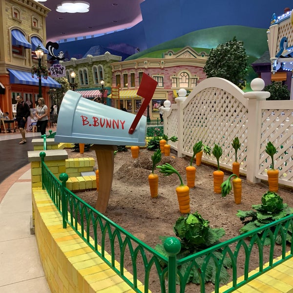 Cartoon Junction Carousel - 1 tip from 114 visitors