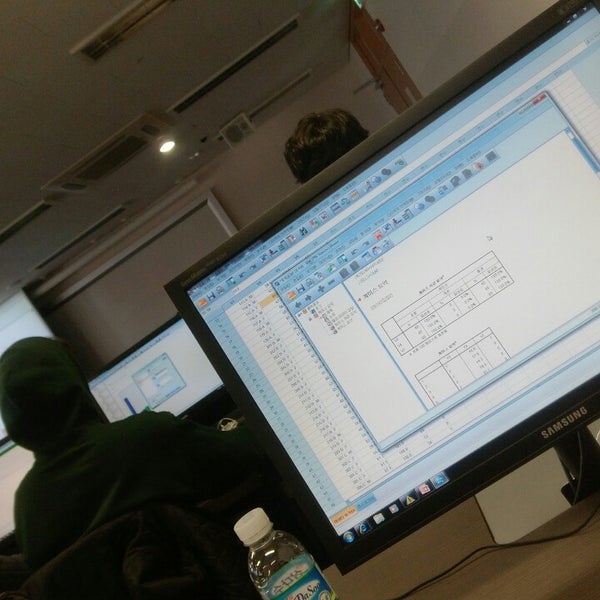 Yonsei University 진리관D - College Science Building in Yeonsu-gu