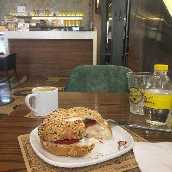 Viuna Café | کافه ویونا - منطقه ۱ - 16 tips from 123 visitors