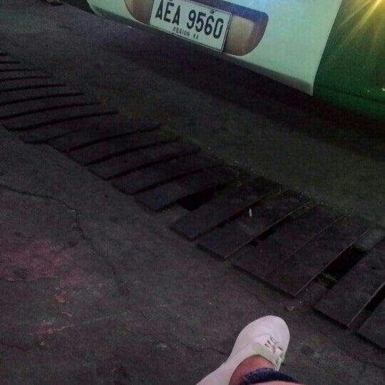 Baliwag Transit & Golden Bee Bus Stop - Bus Stop in La Paz