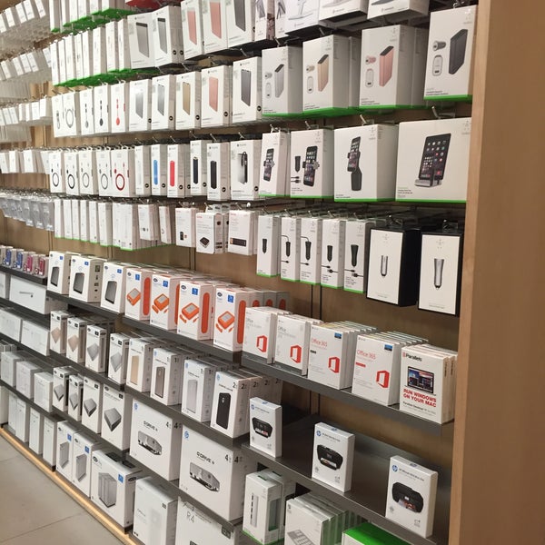 Photos at Apple MacArthur Center - Downtown Norfolk - 23 tips
