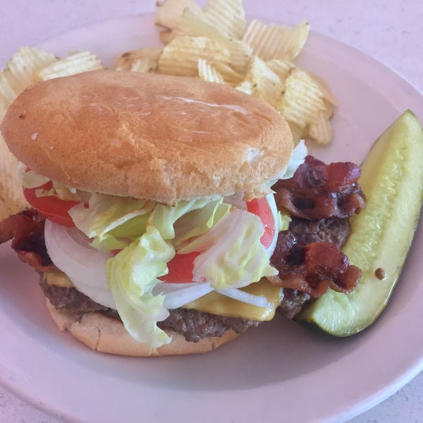 Overlea Diner - Northeastern Baltimore - 6652 Belair Rd